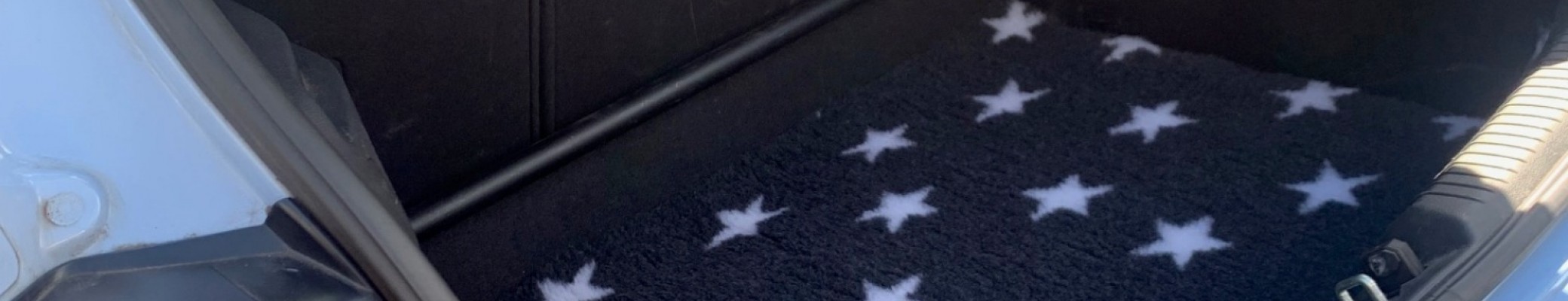 PnH Veterinary Bedding ® - Car Boot Liner