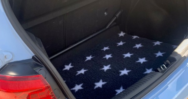 PnH Veterinary Bedding ® - Car Boot Liner